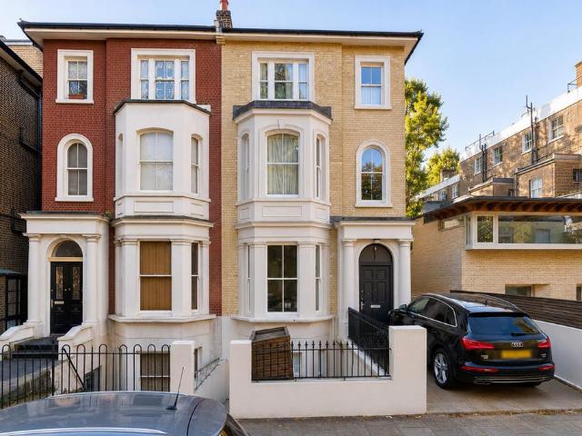 5 bedroom end of terrace house for sale