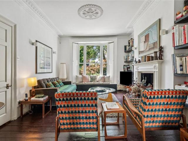 5 bedroom end of terrace house for sale