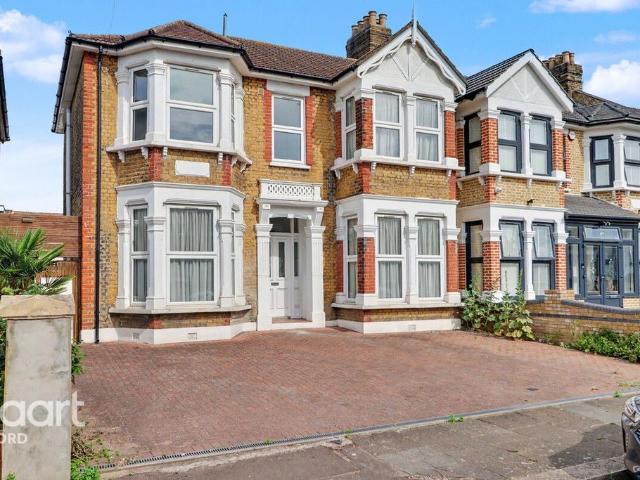 5 bedroom end of terrace house for sale