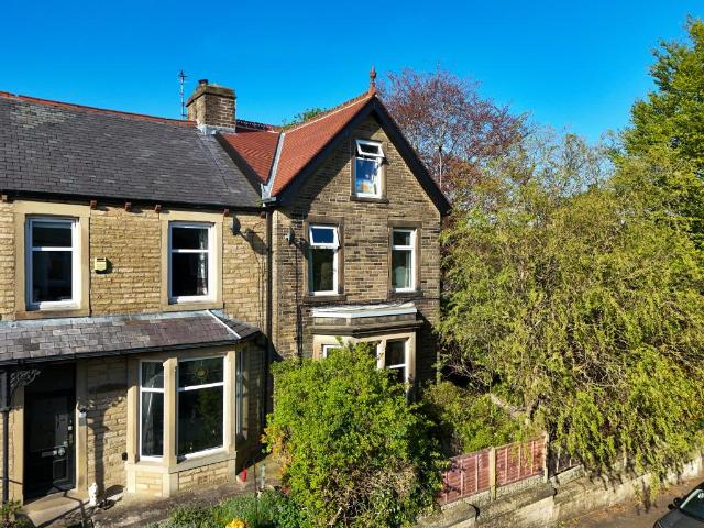 5 bedroom end of terrace house for sale