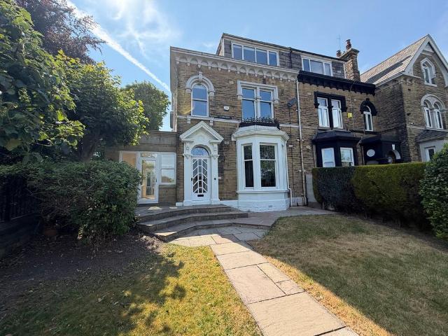 5 bedroom end of terrace house for sale