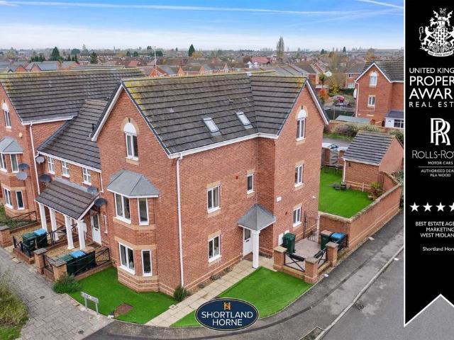 5 bedroom end of terrace house for sale