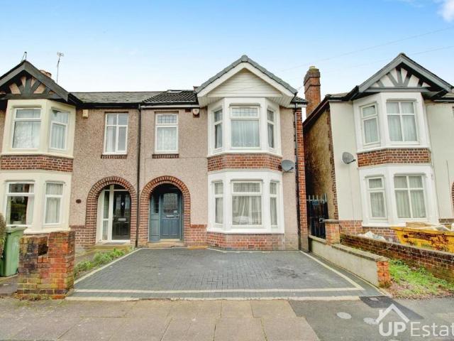 5 bedroom end of terrace house for sale