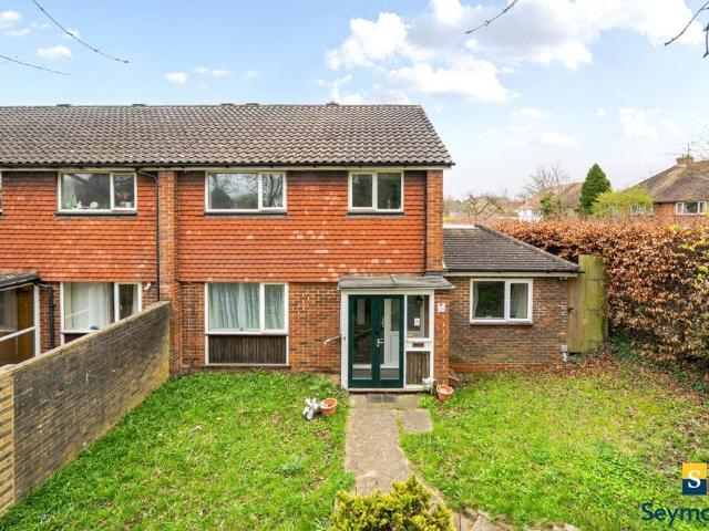 5 bedroom end of terrace house for sale