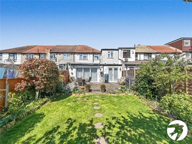 5 bedroom end of terrace house for sale