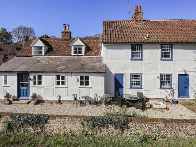 5 bedroom end of terrace house for sale