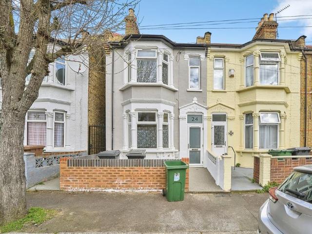 5 bedroom end of terrace house for sale
