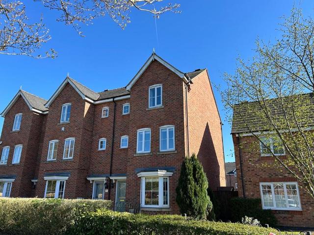 5 bedroom end of terrace house for sale