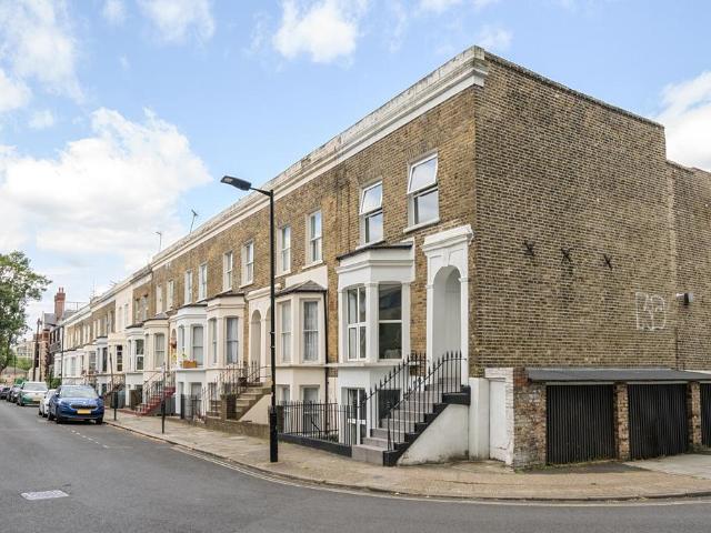 5 bedroom end of terrace house for sale