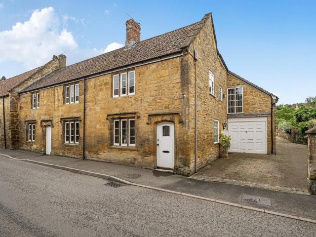 5 bedroom end of terrace house for sale