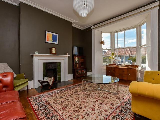 5 bedroom end of terrace house for sale