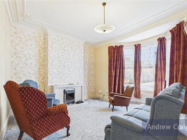 5 bedroom end of terrace house for sale