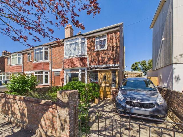 5 bedroom end of terrace house for sale