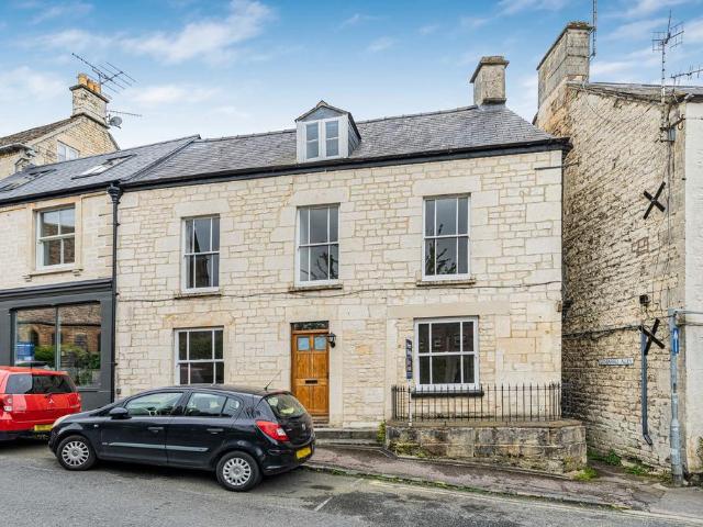 5 bedroom end of terrace house for sale