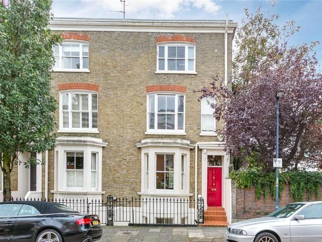 5 bedroom end of terrace house for sale