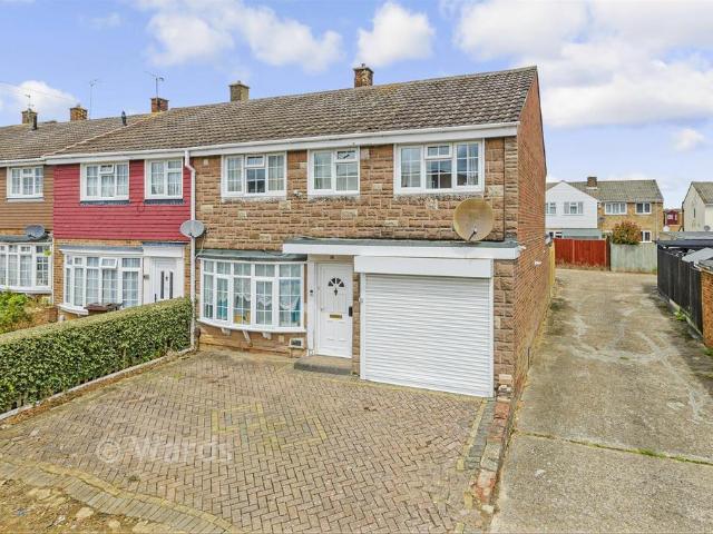 5 bedroom end of terrace house for sale