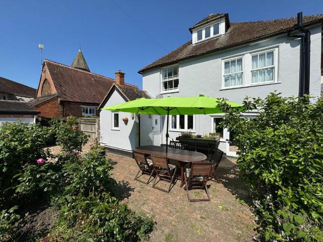 5 bedroom end of terrace house for sale