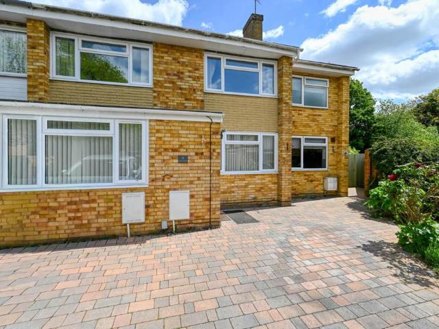 5 bedroom end of terrace house for sale