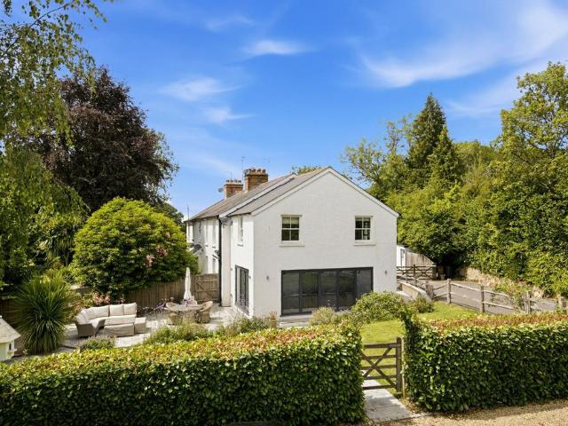 5 bedroom end of terrace house for sale