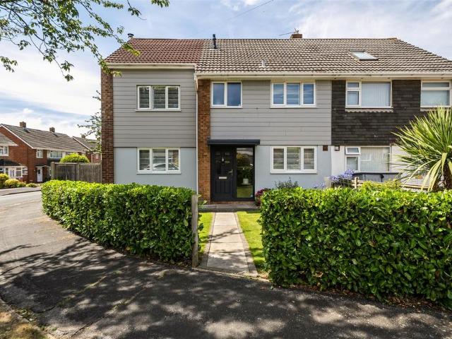 5 bedroom end of terrace house for sale