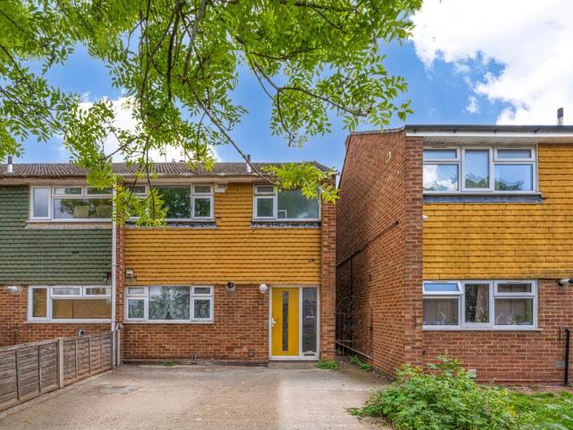 5 bedroom end of terrace house for sale