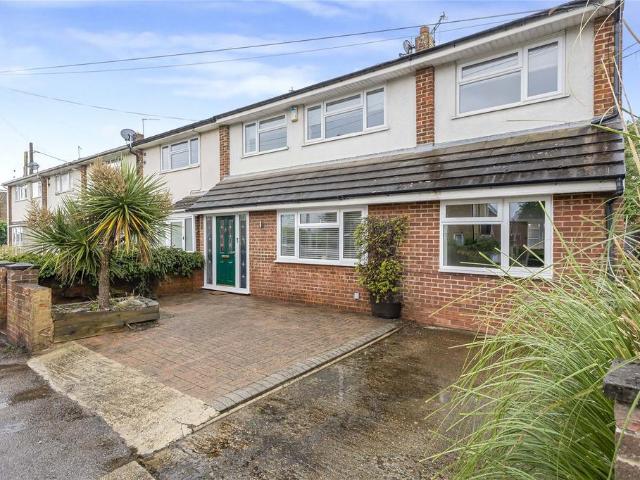 5 bedroom end of terrace house for sale