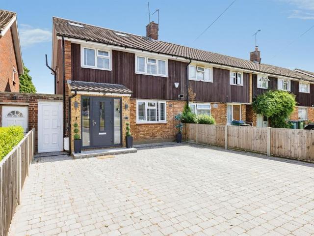 5 bedroom end of terrace house for sale