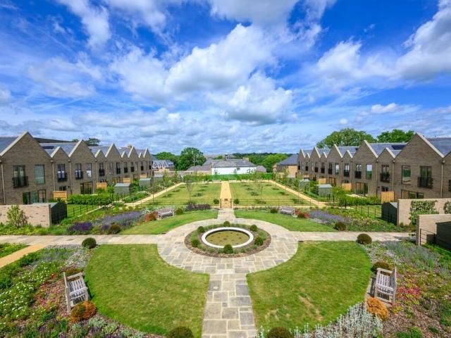 5 bedroom end of terrace house for sale