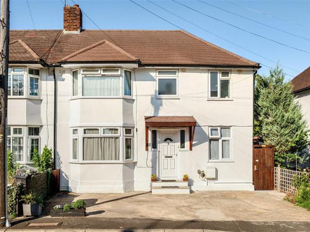 5 bedroom end of terrace house for sale