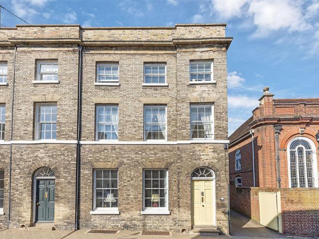 5 bedroom townhouse for sale