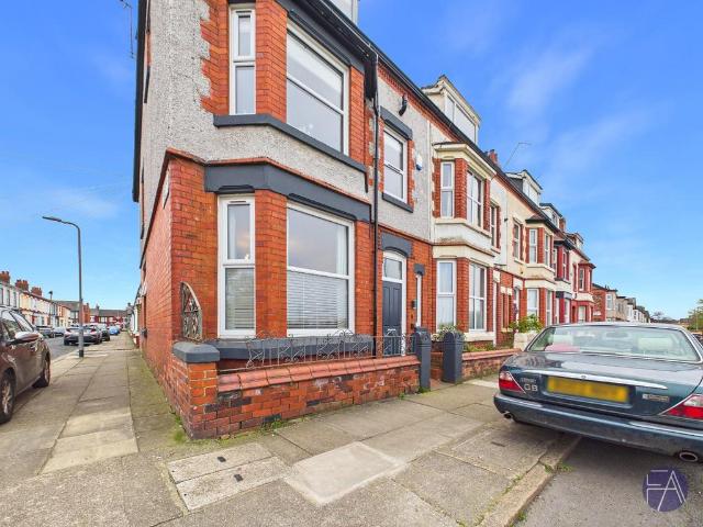 5 bedroom end of terrace house for sale
