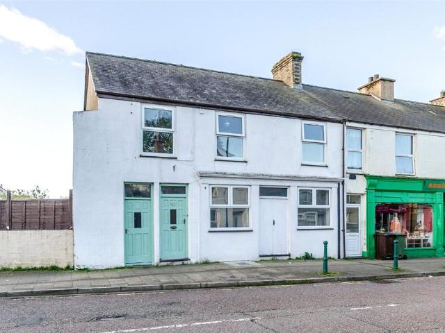 5 bedroom end of terrace house for sale