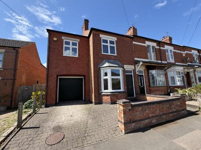 5 bedroom end of terrace house for sale