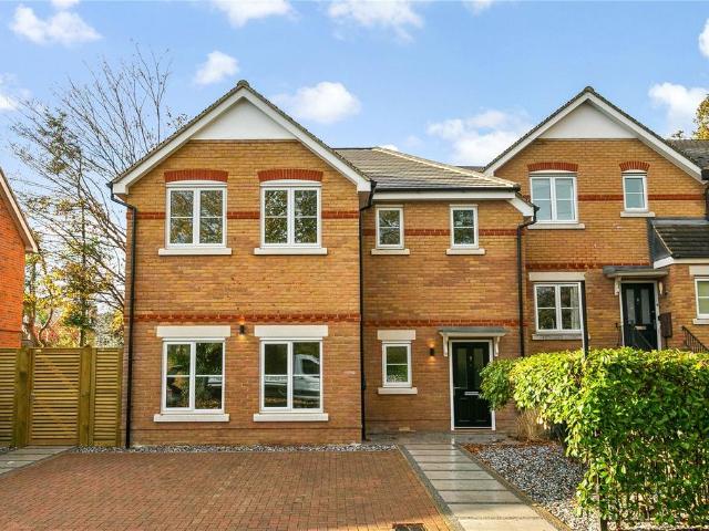 5 bedroom end of terrace house for sale