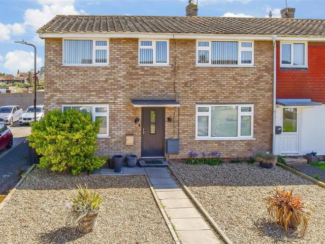 5 bedroom end of terrace house for sale