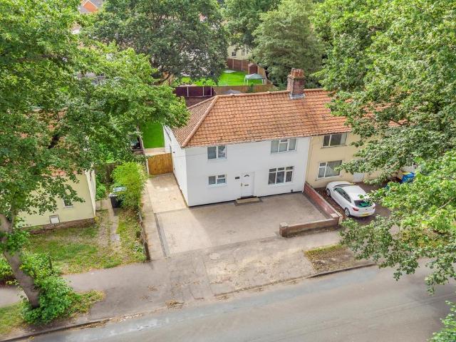 5 bedroom end of terrace house for sale