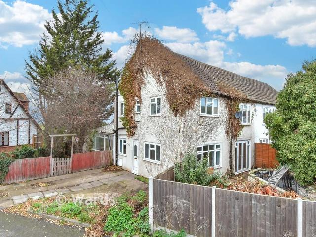 5 bedroom end of terrace house for sale