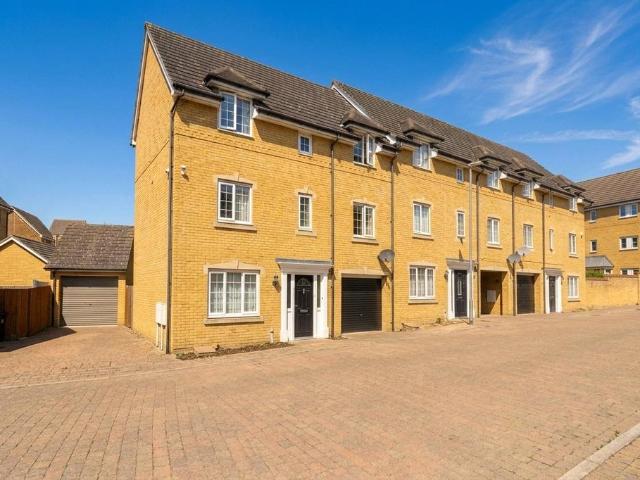 5 bedroom end of terrace house for sale