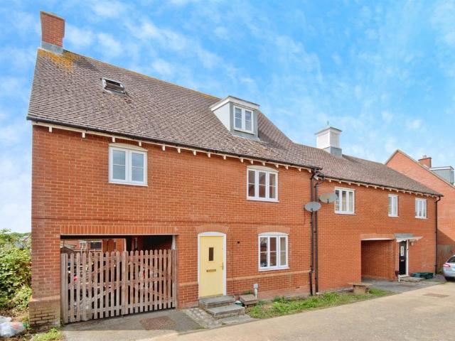 5 bedroom end of terrace house for sale
