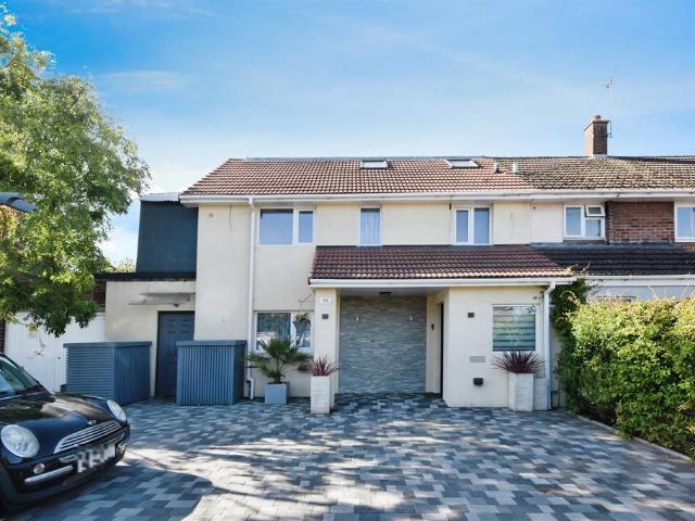 5 bedroom end of terrace house for sale