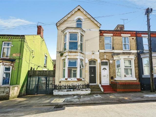 5 bedroom end of terrace house for sale