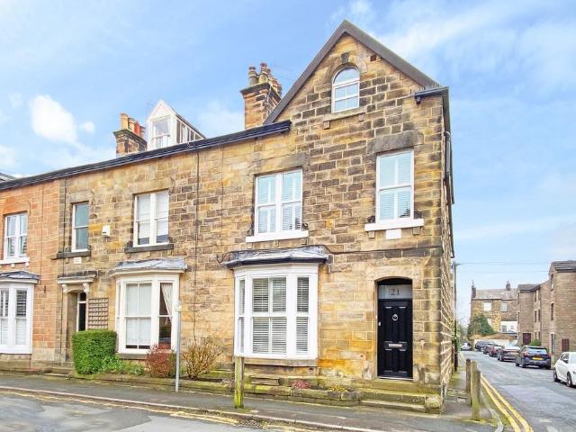 5 bedroom end of terrace house for sale
