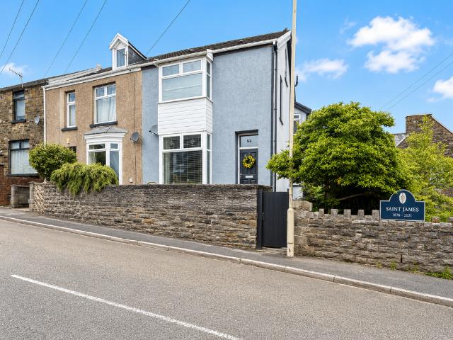 5 bedroom end of terrace house for sale