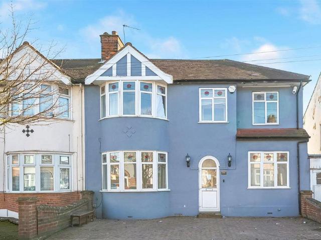 5 bedroom end of terrace house for sale