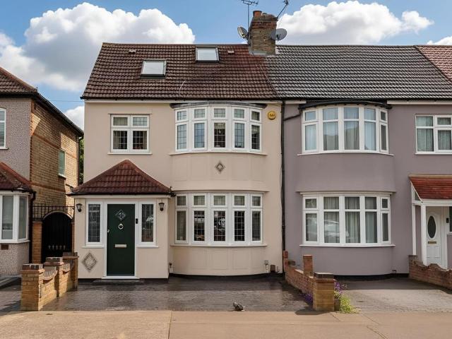 5 bedroom end of terrace house for sale