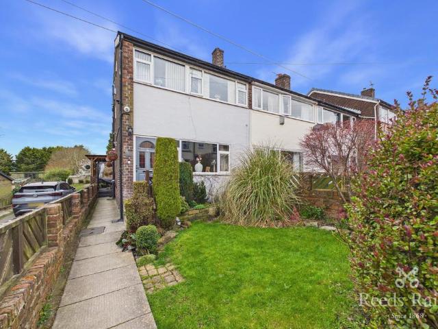 6 bedroom end of terrace house for sale