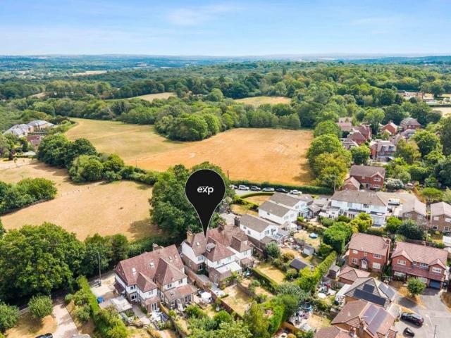 5 bedroom end of terrace house for sale