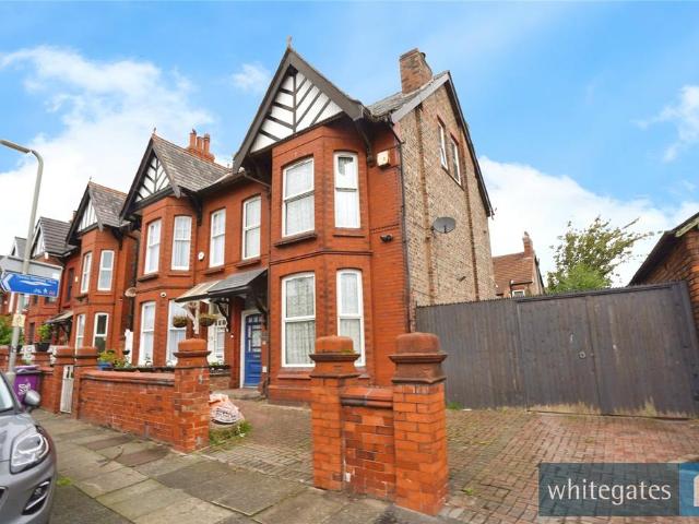 5 bedroom end of terrace house for sale