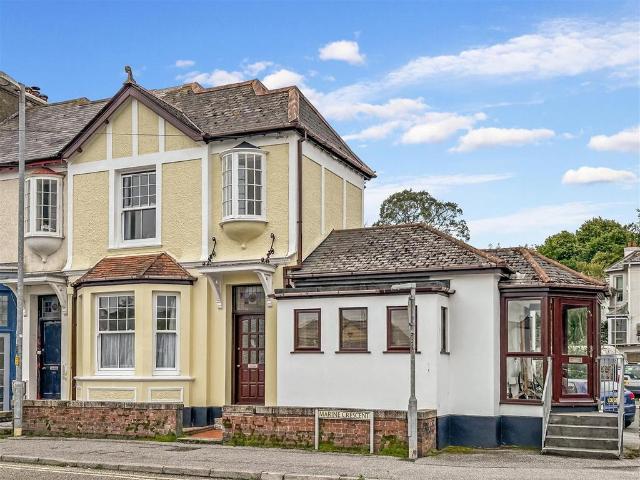 5 bedroom end of terrace house for sale