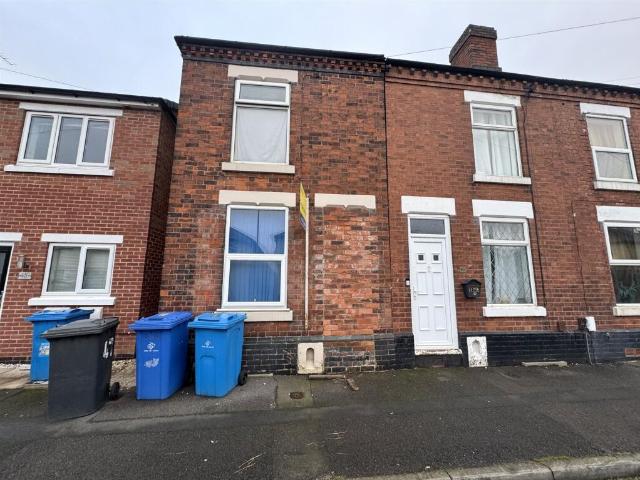 5 bedroom end of terrace house for sale